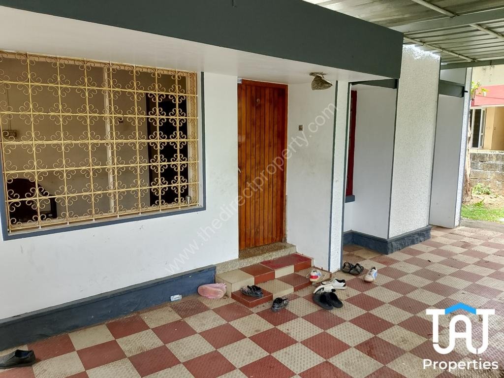 6 cent, 1400 sqft 40 Years old House For Sale@ General Hospital