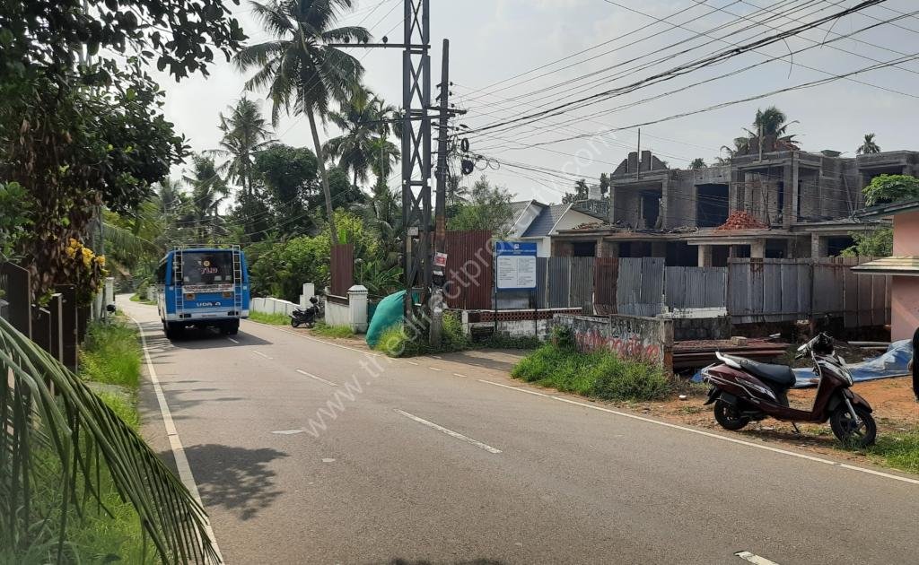 House plot for Sale in Chalakudy Elinjipra