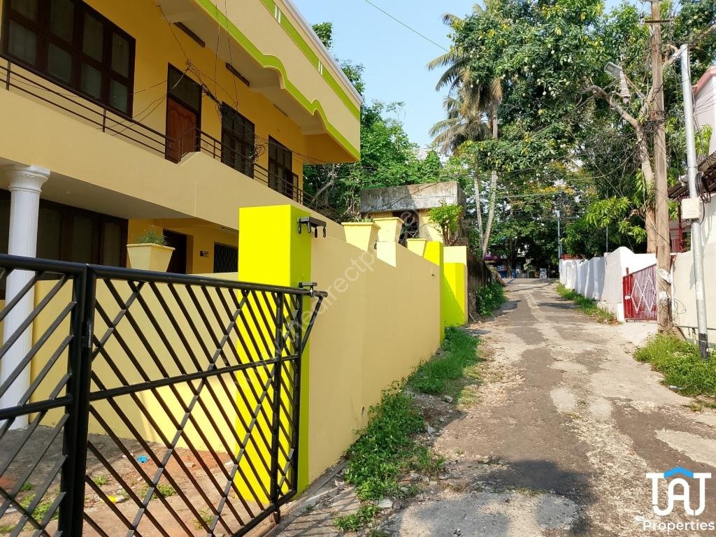 Apartment Building For Sale @ Pongummoodu, Ulloor